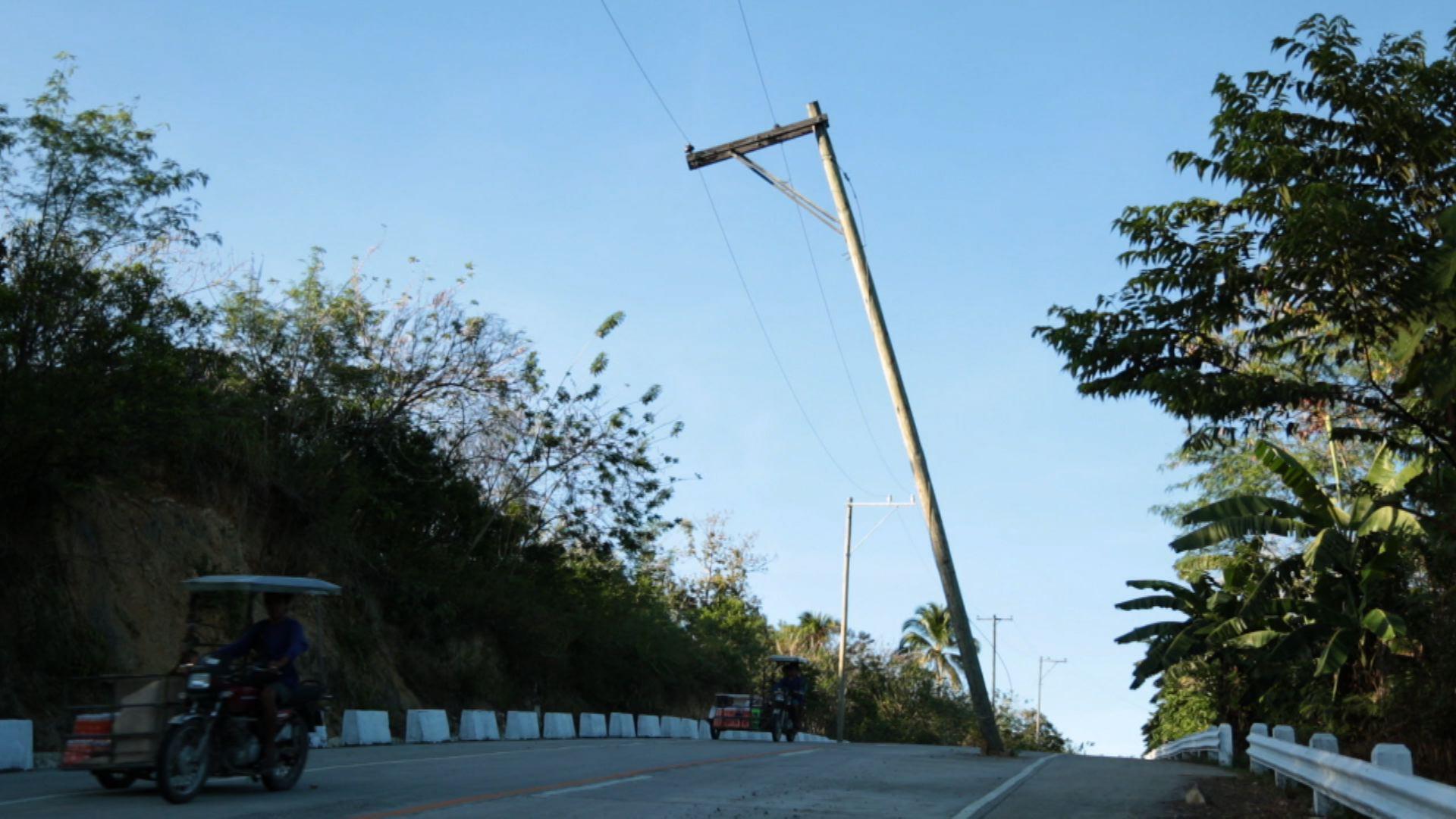 Mga poste sa gitna ng daan, tatalakayin sa Investigative Documentaries ...