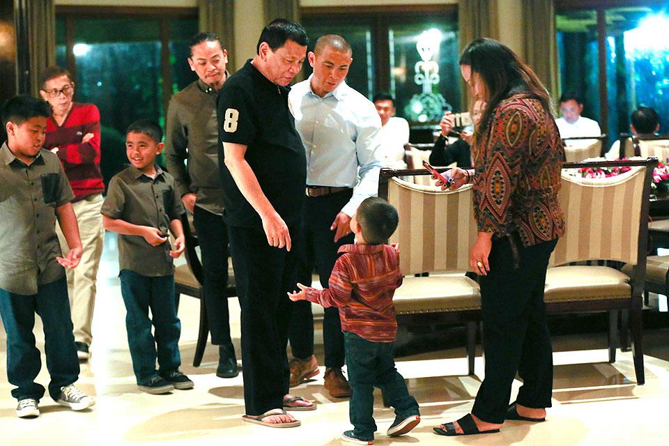 Benjamin Duterte visits his brother in Malacañang | Photos | GMA News ...