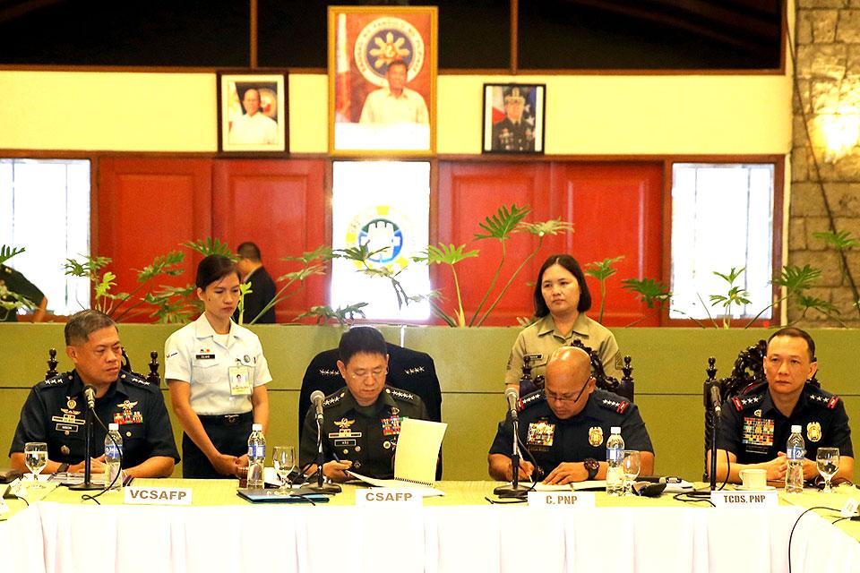 AFP, PNP sign memo intensifying peace and security measures | Photos ...