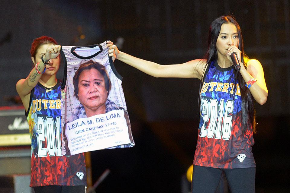 Pro Duterte Supporters Gather To Support War On Drugs Photos Gma