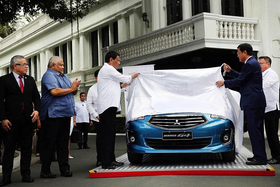 Duterte leads launching of new PHL-made Mitsubishi car | Photos | GMA ...