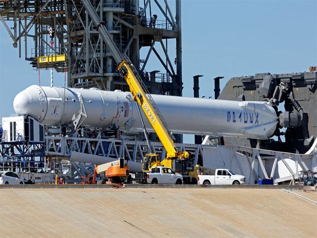 Spacex Falcon Rocket Poised For Flight From Historic Nasa Launchpad