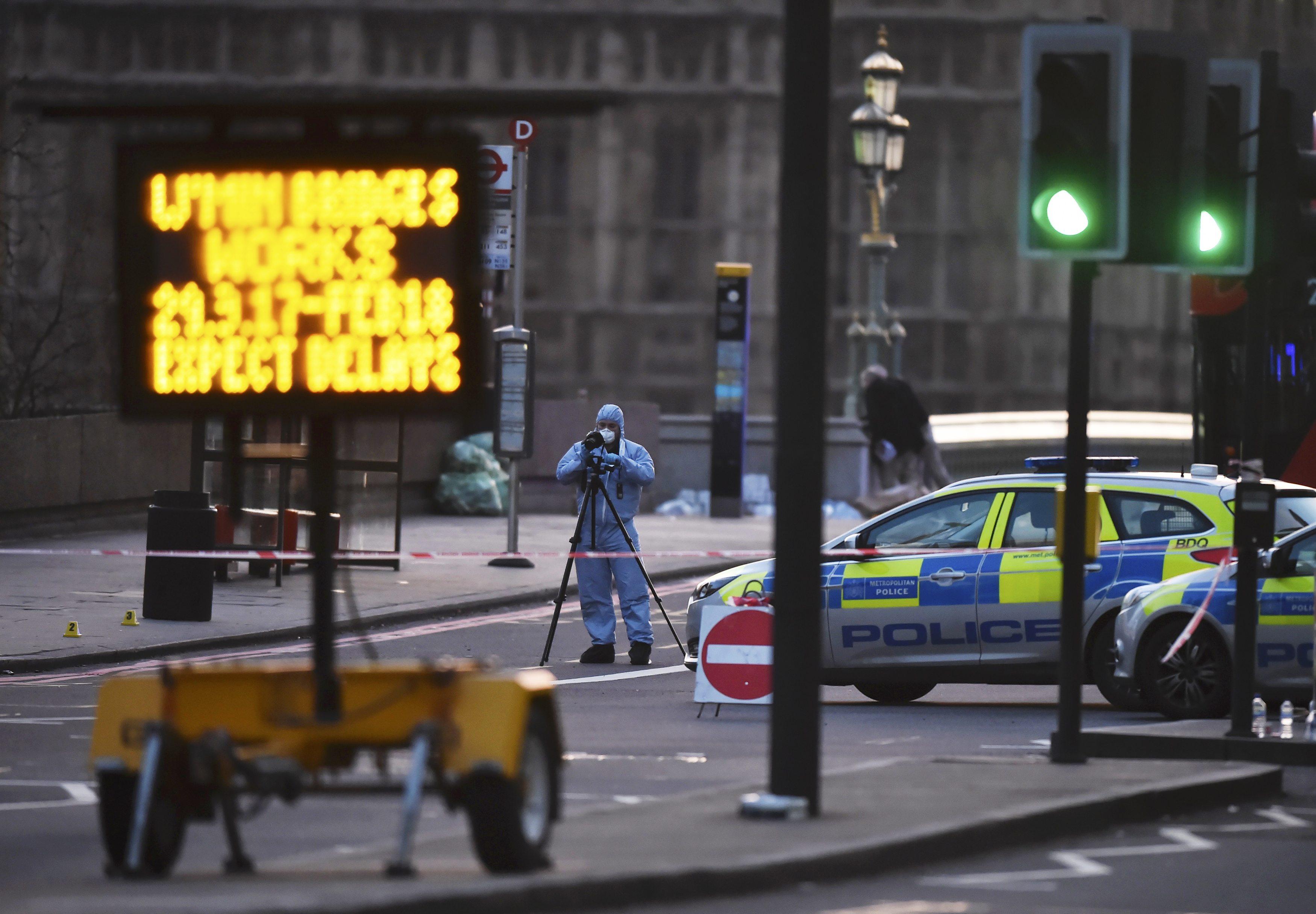 Four dead, at least 20 injured in UK parliament 'terrorist' attack ...