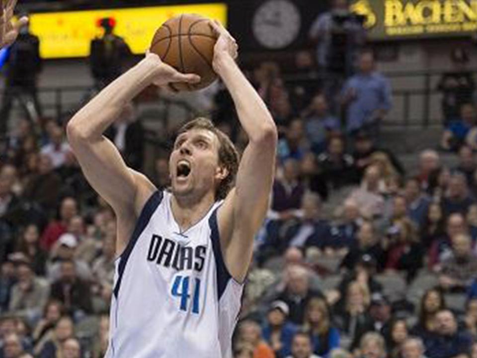 Mavs icon Dirk Nowitzki makes season debut | GMA News Online