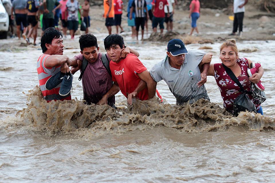 Massive floods, landslides hit Peru | Photos | GMA News Online