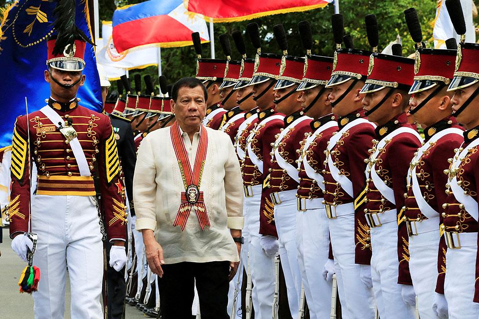 Duterte at PNPA graduation rites | Photos | GMA News Online