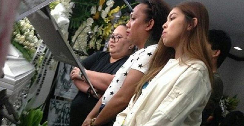 Maine, bumisita sa lamay ng yumaong fan na si Ate Raz | GMA News Online