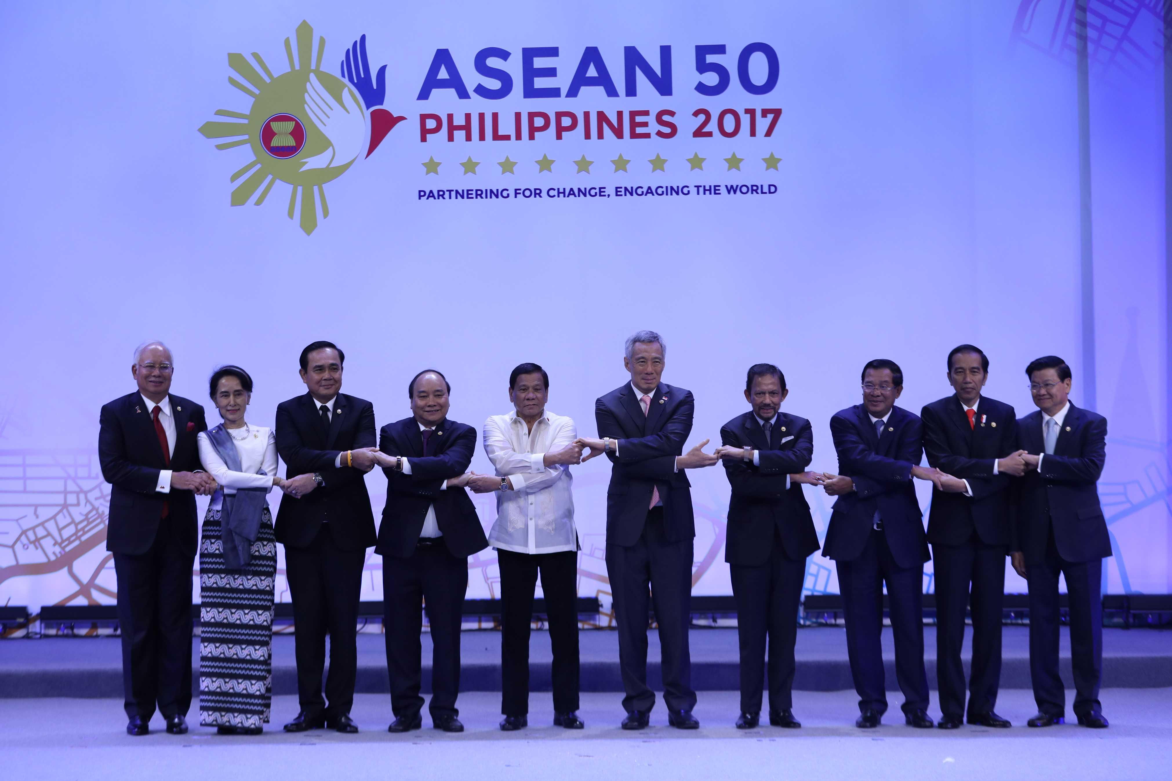 ASEAN 2017 'family photo' | Photos | GMA News Online
