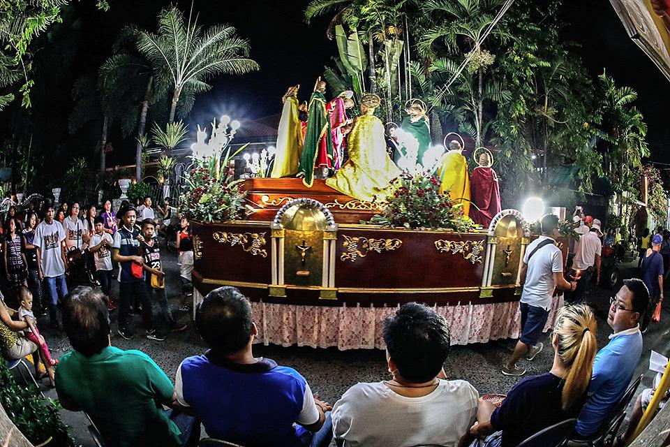 Devotees join Holy Week procession in Baliuag | Photos | GMA News Online