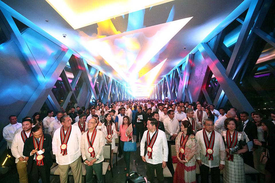 Runway Manila opens to the public | Photos | GMA News Online