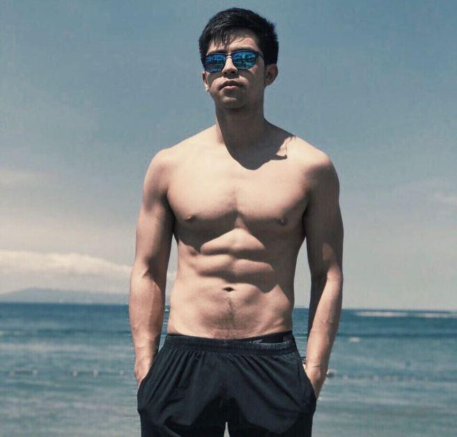 Derrick Monasterio shows off abs in Bali vacation | GMA News Online