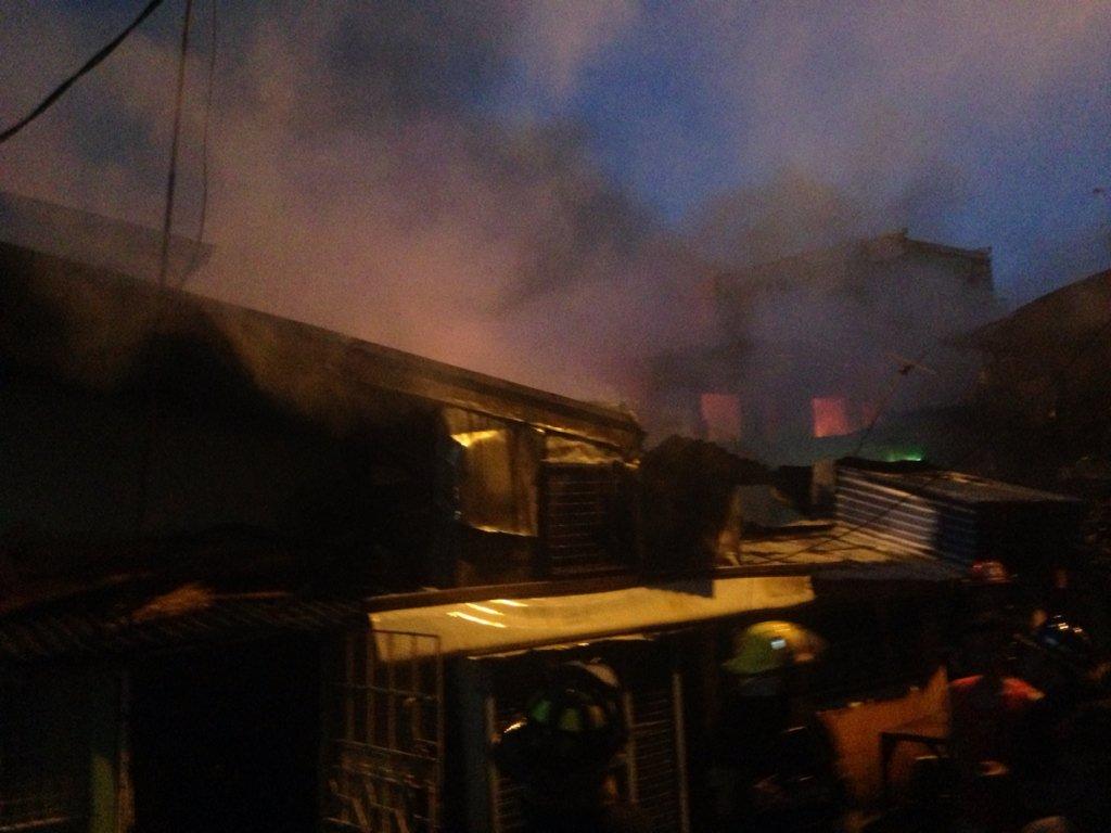 12-yr-old boy missing as fire razes 20 homes in Tondo, Manila | GMA ...