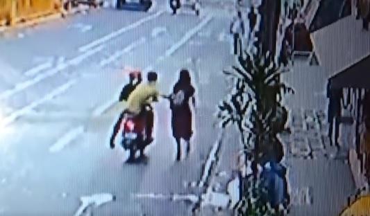 Riding-in-tandem snatchers nabbed in Tondo, Manila | GMA News Online