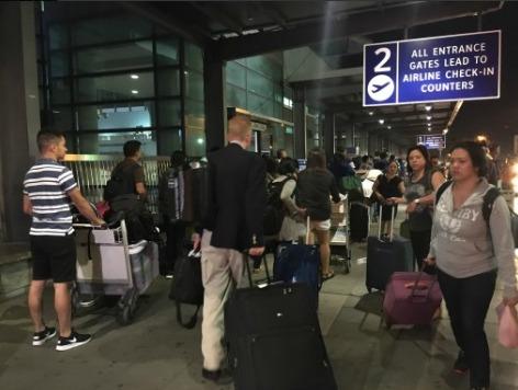 Long queues welcome passengers at NAIA | GMA News Online