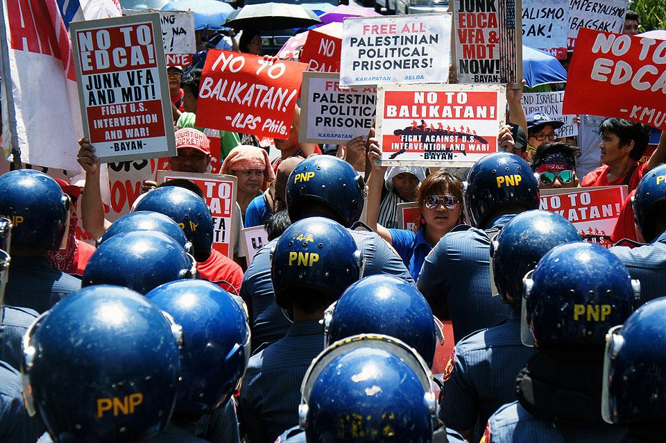Militant groups rally vs. Balikatan near US Embassy | GMA News Online