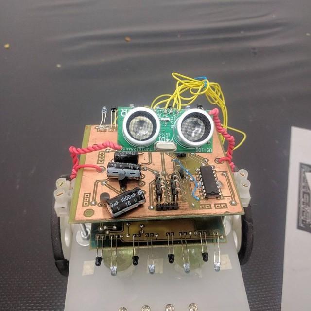 Pinoy artist, engineer build interactive robot virus