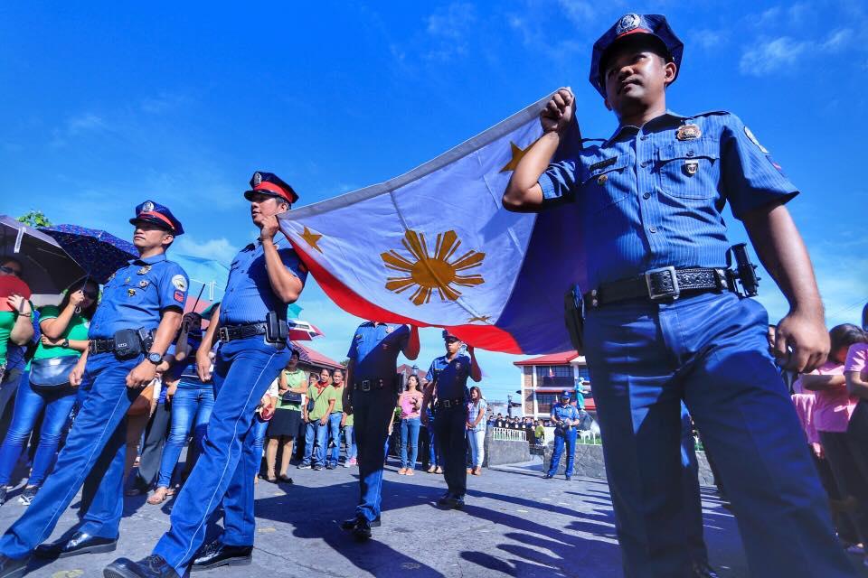 Manila cops deployed for Independence Day events | GMA News Online