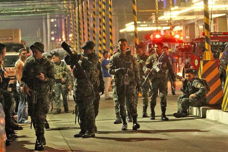 Resorts World official says no security guard shot himself | GMA News ...