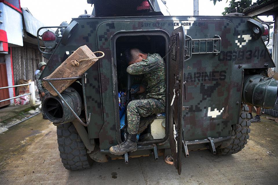 PNP recovers SAF armored personel carrier seized by Maute group, but ...