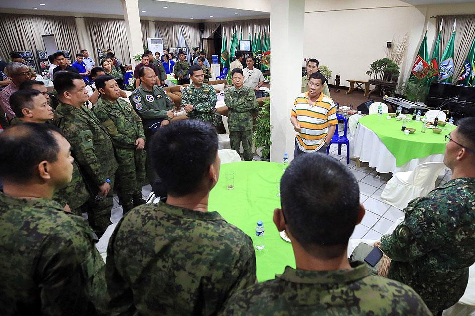 Duterte thumbs down NPA, MNLF participation in Marawi clash | GMA News ...