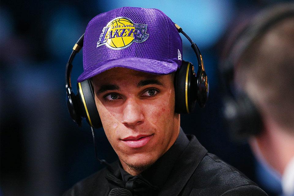 Lakers play safe with injured rookie Ball | GMA News Online