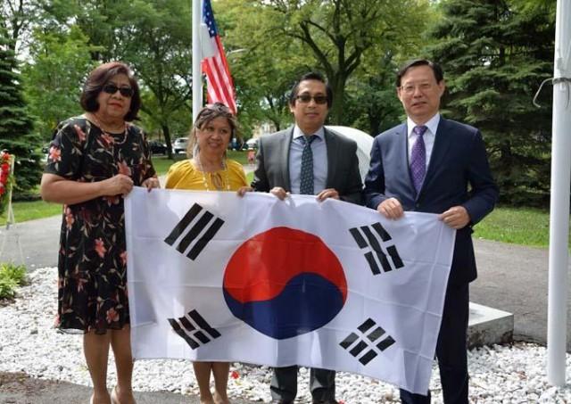 Pinoy community in Chicago honors Korean War vets | GMA News Online