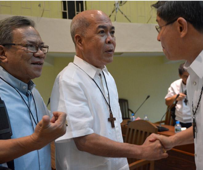 Palace welcomes election of Valles as new CBCP president | GMA News Online