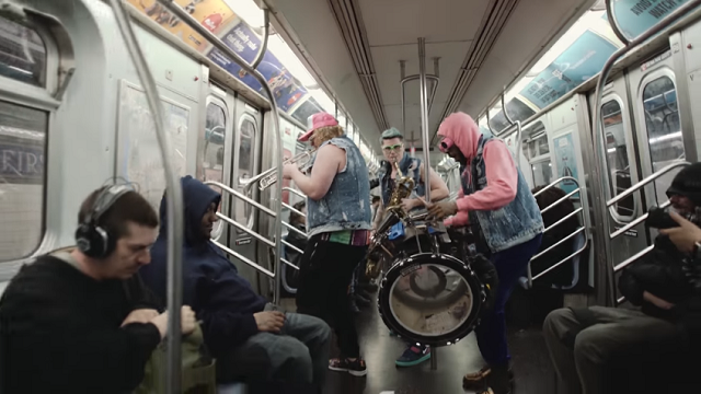 Subway Singing Group