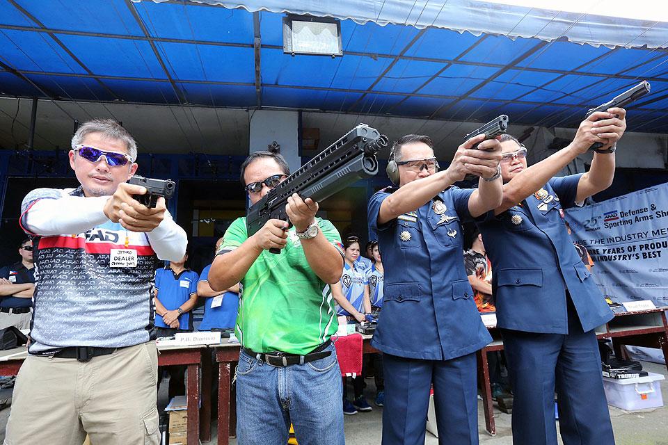 PNP holds gun range event in QC | Photos | GMA News Online