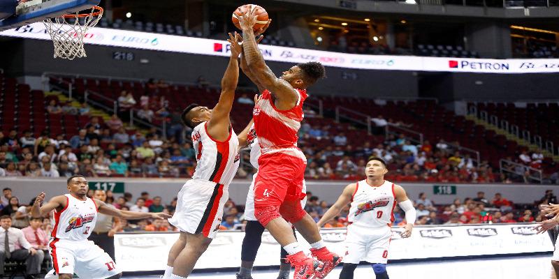 Phoenix stays unbeaten with rout of Alaska | GMA News Online