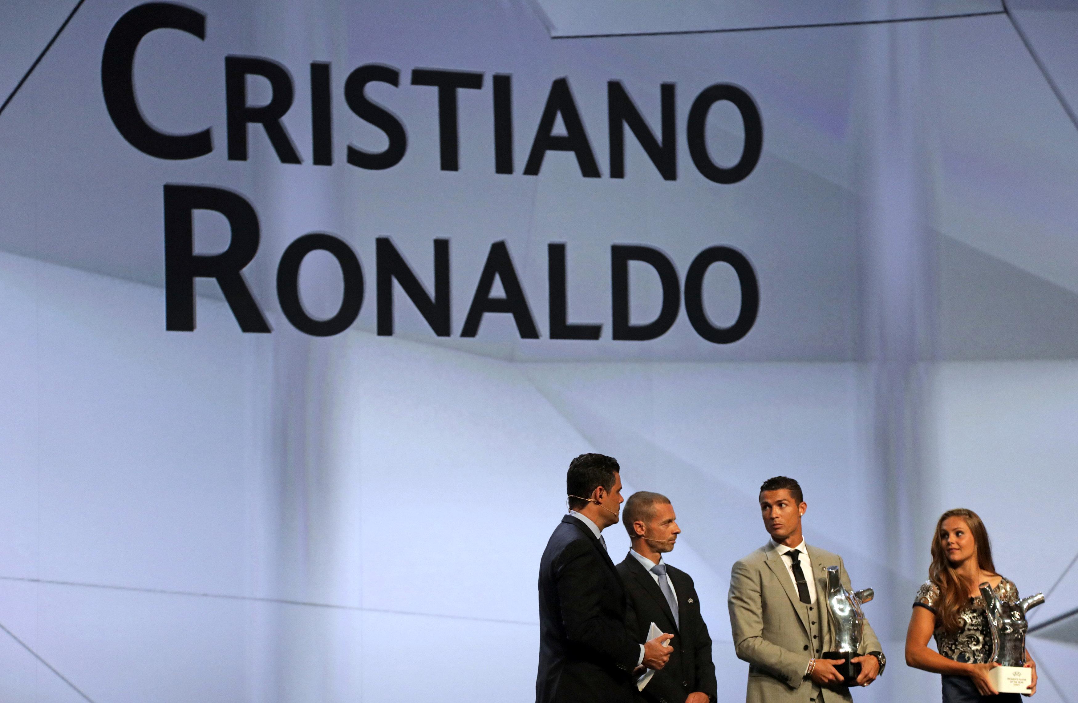 Ronaldo wins UEFA Player of the Year award | GMA News Online