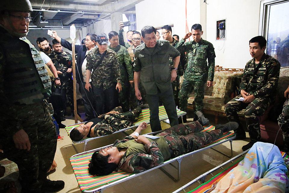 Recto proposes P1-M aid for each wounded Marawi soldier, policeman ...