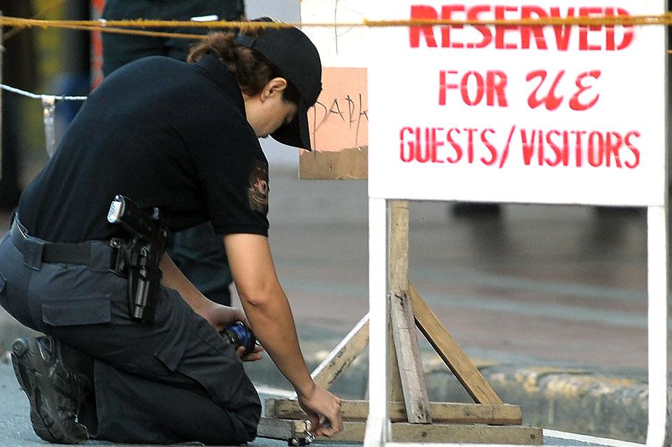 Grenade found in front of UE-Recto gate | GMA News Online