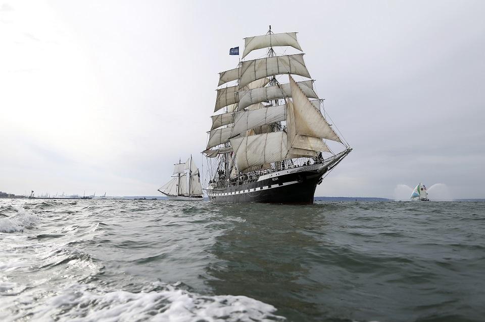 Thousands flock to French port for tall ships parade | GMA News Online