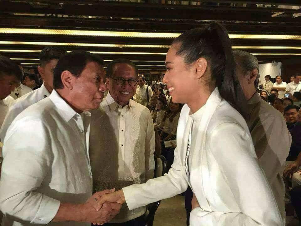 Nat'l Peace Ambassador and beauty queen Elizabeth Clenci meets Duterte ...