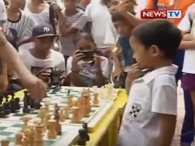 3-year-old chess whiz from Rizal faces 10 opponents at the same time ...
