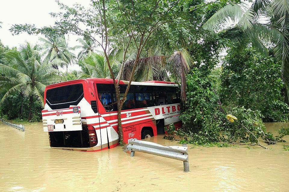 'Maring' brings flood to Las Piñas | Photos | GMA News Online