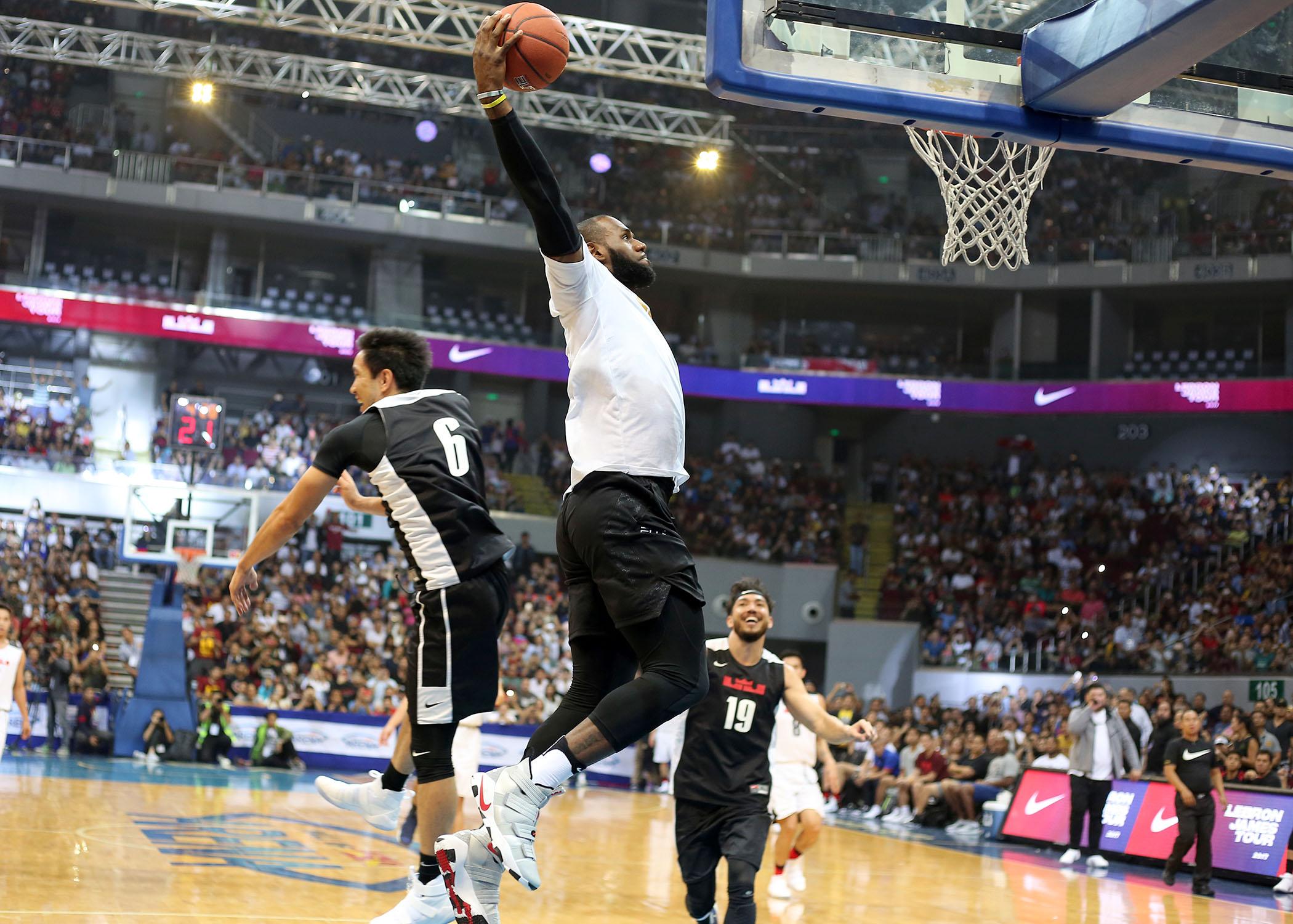 LeBron open to meeting Warriors in free agency | GMA News Online