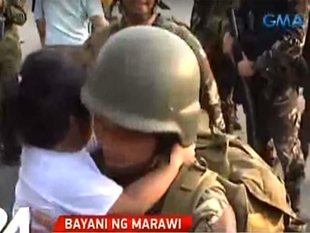 Tears, hugs, kisses as Marawi soldiers reunite with their families ...