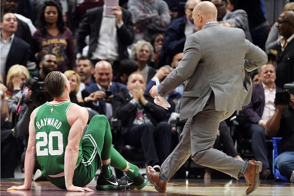 Celtics forward Hayward suffers horrifying leg injury | GMA News Online