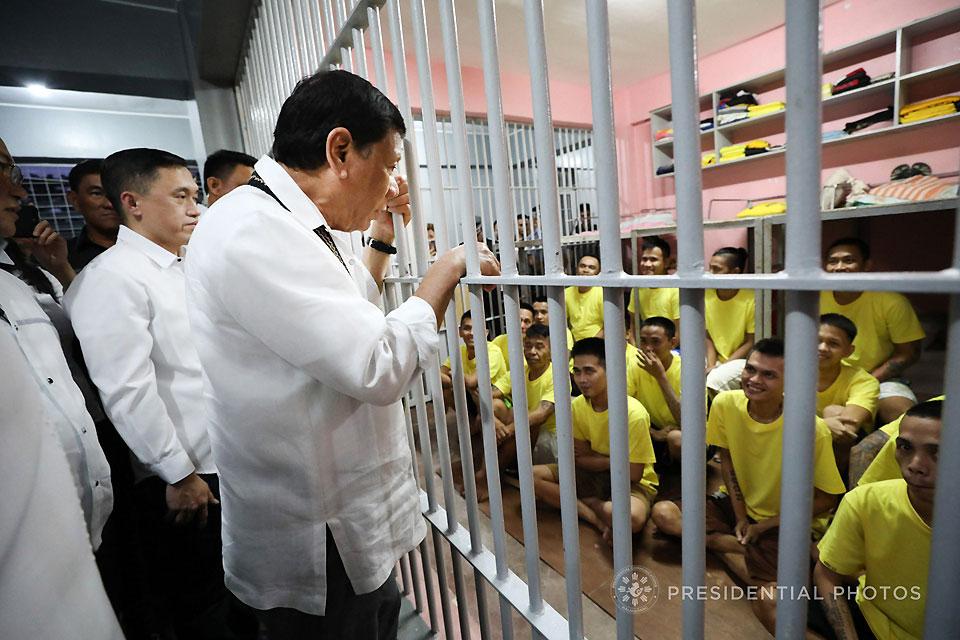 Duterte visits BJMP jail in Taguig | Photos | GMA News Online