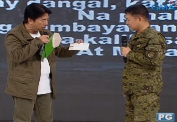 Mga sundalong sugatan at pamilyang naulila, nakatanggap ng regalo ...