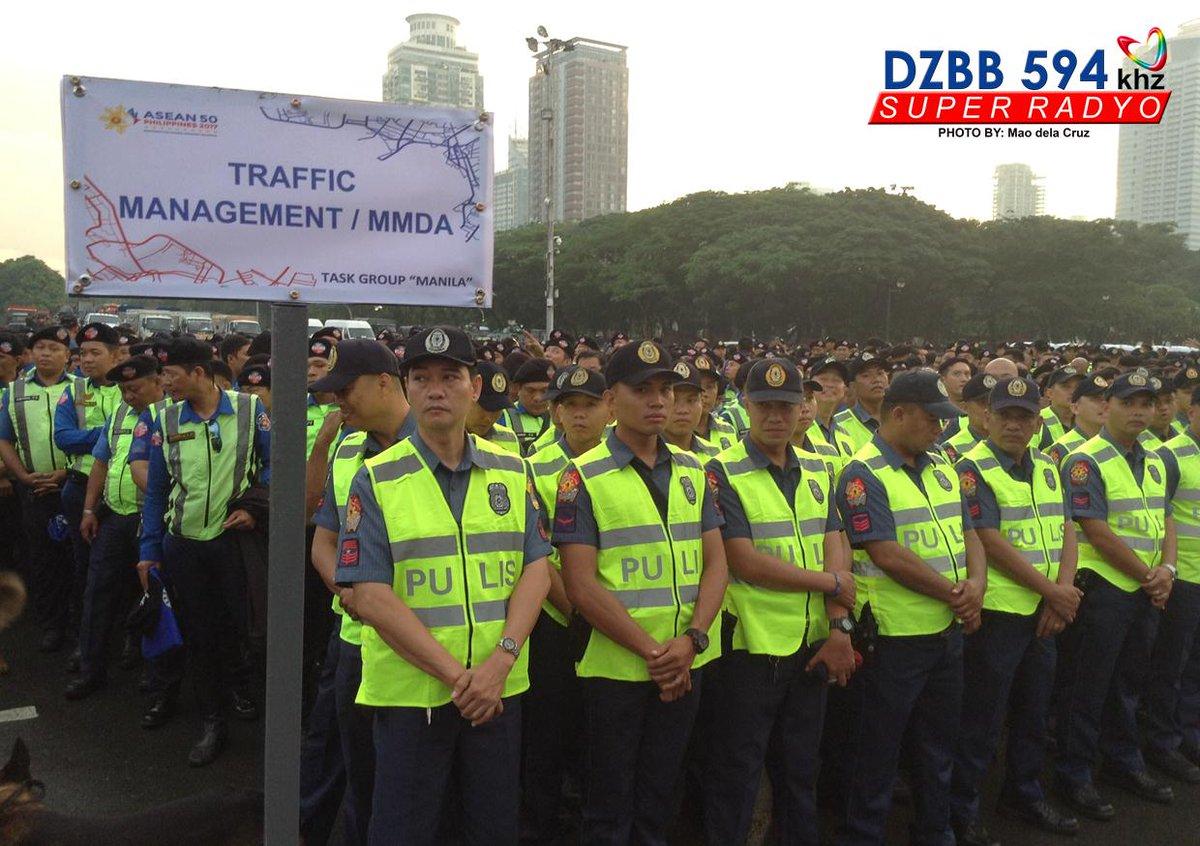 Arm MMDA traffic enforcers with bolos if necessary, Bayani Fernando ...
