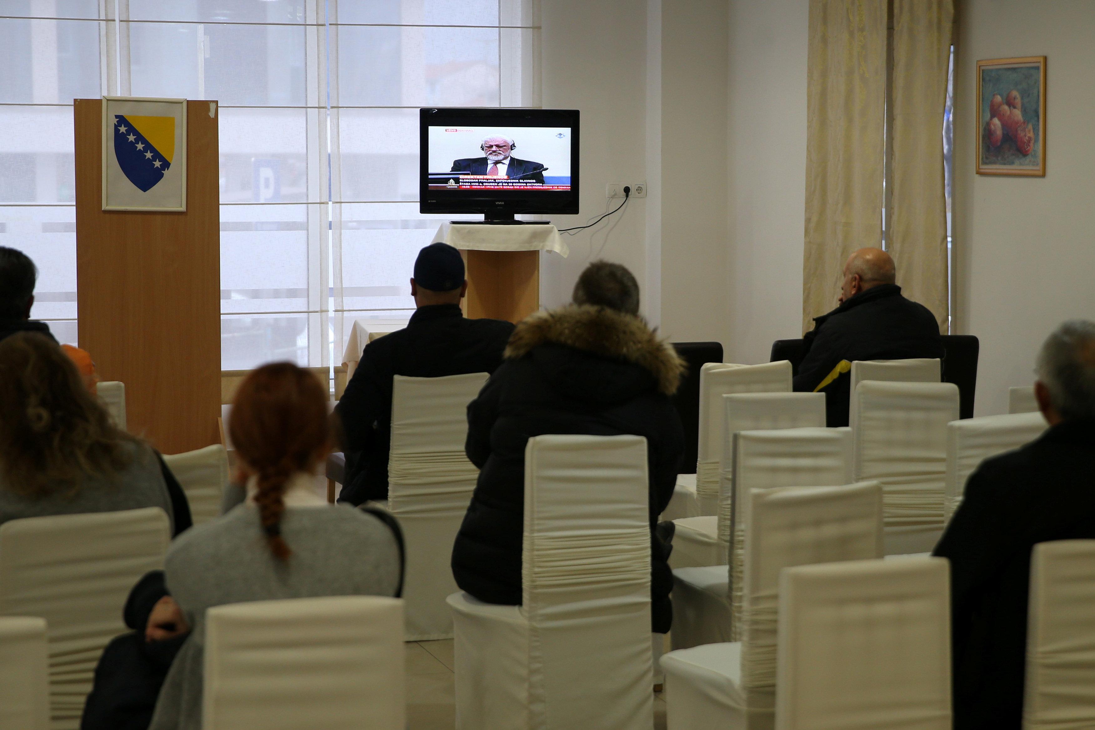 Bosnian Croat war crimes convict dies after taking 'poison' in UN court ...