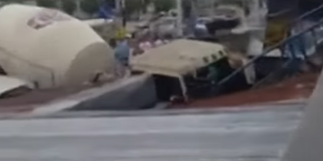 8 injured after concrete mixer truck loses brakes | GMA News Online