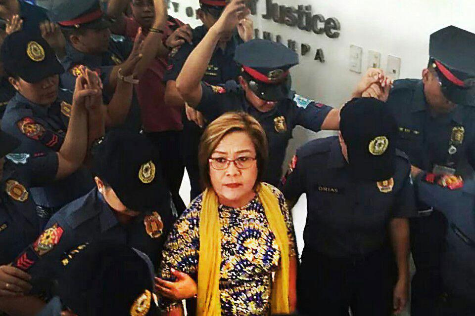 Judge in De Lima drug case recuses self | GMA News Online