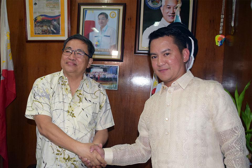 DV Boer Farm, Lian mayor agree to improve people's livelihood | Photos ...