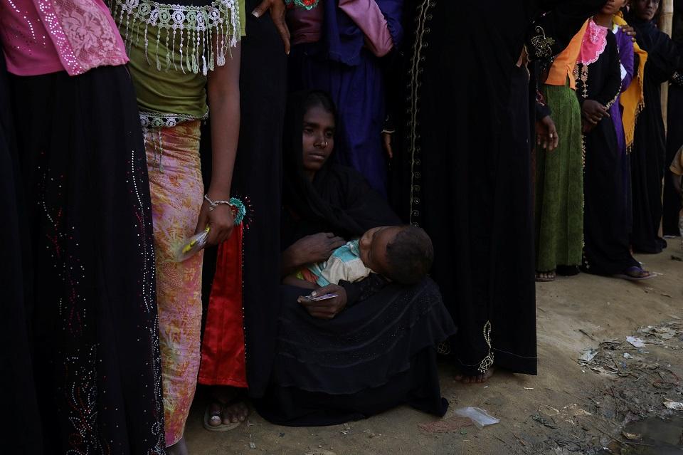 Myanmar social media anger after Pope uses ‘Rohingya’ word | GMA News ...