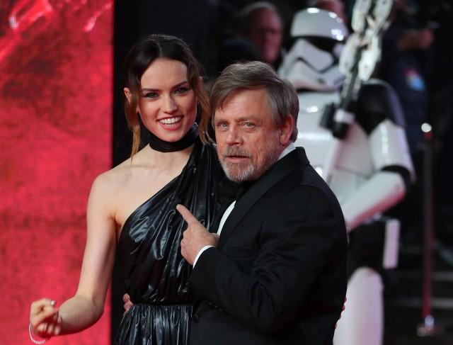 'Star Wars: The Last Jedi' mostly finds its force with critics | GMA ...