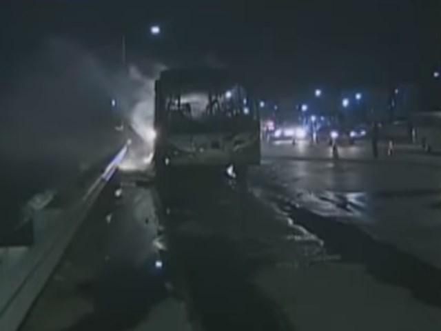 Fire totally consumes bus along NLEX | GMA News Online